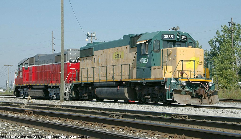 NREX GP38-2 3885